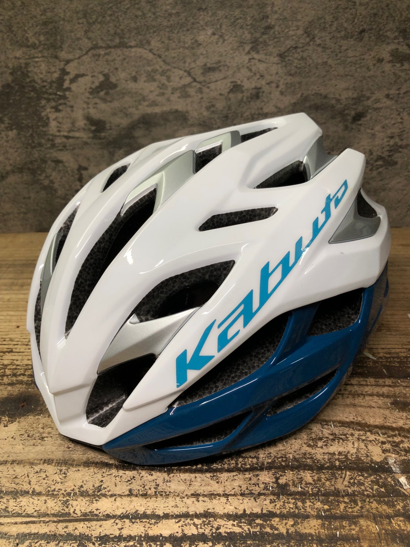 JN392 カブト Kabuto ヴォルツァ VOLZZA ヘルメット 白青 L/XL 59-61 令和6年2月製造 – BICI AMORE ...
